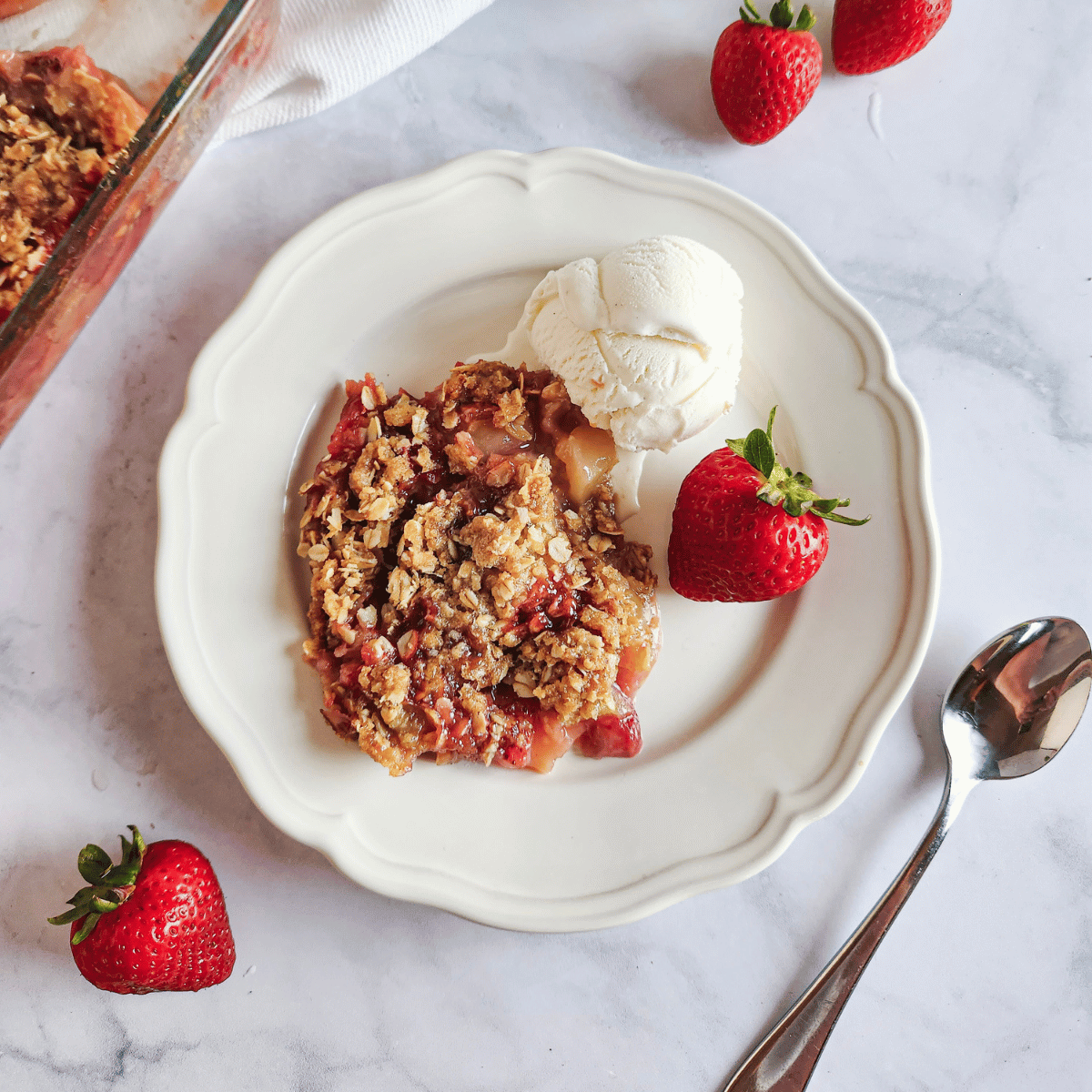 Strawberry Apple Crisp {Strawberry Apple Crumble with Oats}
