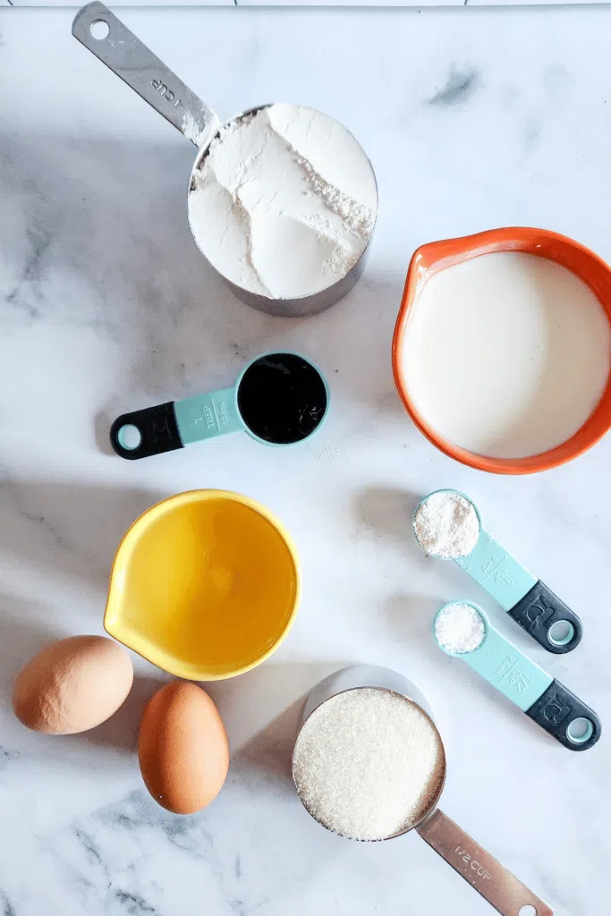 Easy Bakery Style Vanilla Muffins Recipe with Crumb Topping